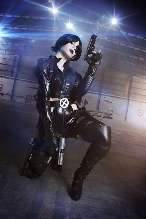 Superhero Hype Cosplay Domino