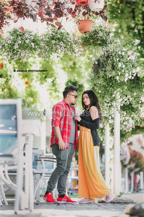 ඒ දෙන්නගේ හැඩ බලන්නකෝ ” අලුත බැන්ඳ ගායක අශාන් ප්‍රනාන්දුගෙයි කුමුදිගෙයි ප්‍රී ෂූට් එකේ