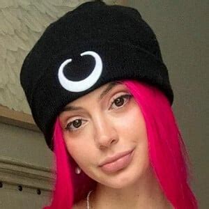 Jakarabella Age Family Bio Famous Birthdays