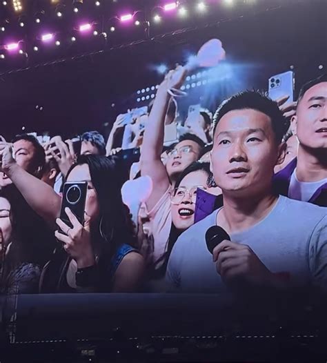 Male Fan Moves Jay Chou To Tears With Heartfelt Confession During Concert I Really Think You