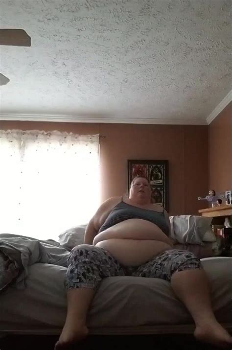 Ssbbw Struggles To Stand