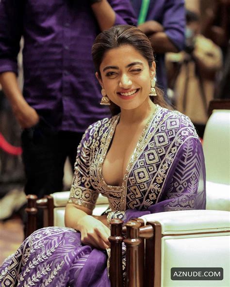 Rashmika Mandanna Pushpa Movie Press Meet In Kerala Aznude