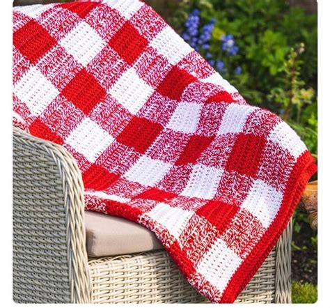 Red And White Picnic Blanket Pattern