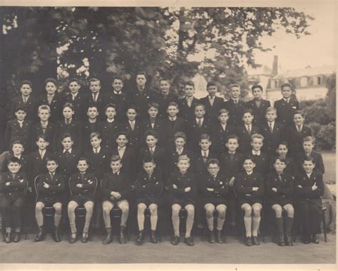 Photo De Classe St Nicolas De Bueznval De 1951 Collège Passy Saint