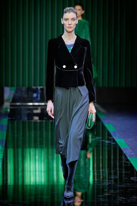 Giorgio Armani Fall 2022 Ready To Wear Collection Vogue