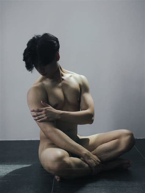 Jjjaewon On Twitter Slapping The Mosquito Https T Co PW GV MpEV Twitter