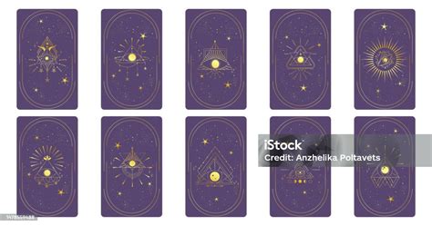 타로 카드 골드 세트와 신비로운 눈 피라미드 프레임에 고립 눈과 별이 있는 보호 난해한 타로 카드 벡터 그림입니다 신성한 기하학