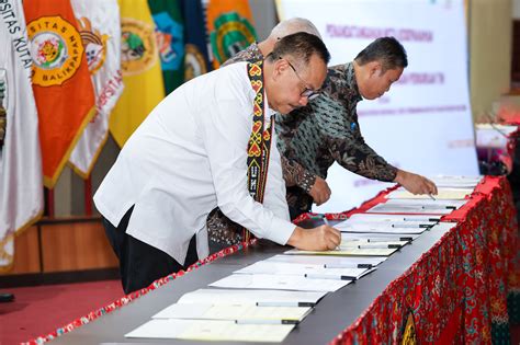 otorita ikn dan 9 perguruan tinggi indonesia tandatangani nota