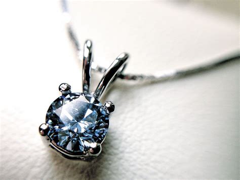 세상에서 가장 단단한 추모 ‘유골 다이아몬드를 아십니까