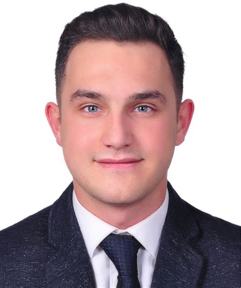 about erdem yazan medium