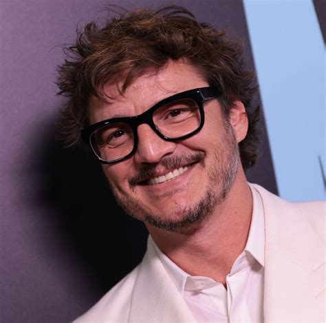 Pedrito S Ridiculously Cute Dimple R Pedro Pascal