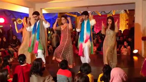 Wedding Dance In Pakistan Mehndi Dance Of Pakistani Wedding Girls