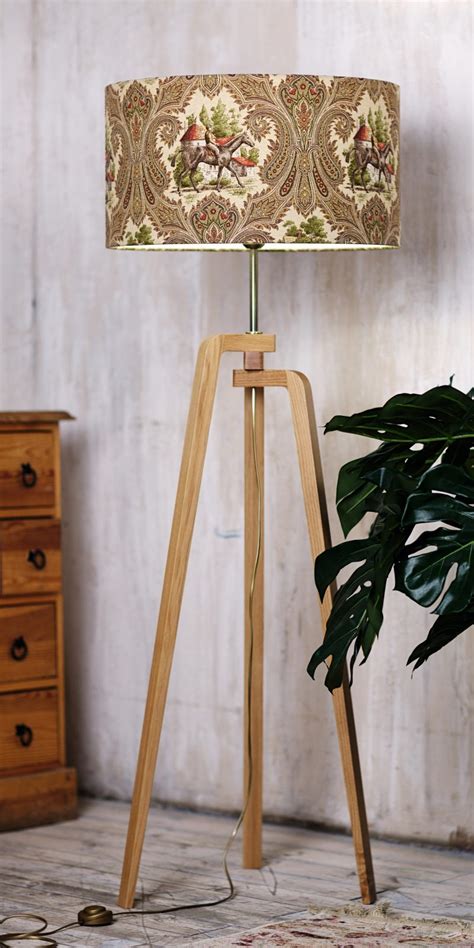 Купить торшер на треноге с основанием из массива дерева | Мастерская ...