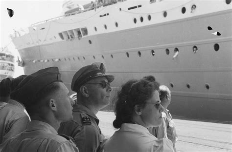 Zaterdag Maart Vertrok Van Priok De Willem Ruys Met Aan Boord Een Detach Bestanddeelnr
