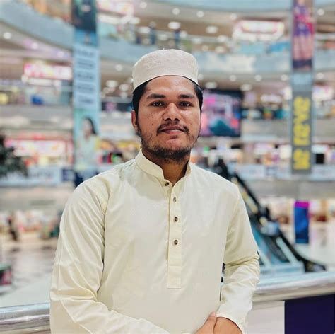 তোমরা যাদের মোল্লা বলে ডাকো তারা কত ত্যাগ আর পরিশ্রমের বিনিময়ে মোল্লা হয় সেটা কি জানো