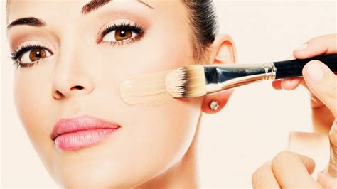 हल्‍के रंग के फाउंडेशन को फ‍िक्‍स कैसे करें How To Fix Light Shade