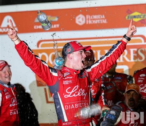 Photo 2017 Powershares Qqq 300 At Daytona Day2017022535