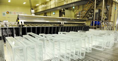 각얼음 만드는 춘천 얼음공장