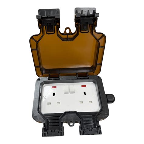 Tew 16a Plug To 13a Weatherproof 2 Gang Switched Socket 05m Heavy Duty