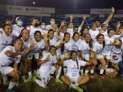 Fútbol Y Dulces La Tierna Historia De La Campeona Del Alianza Women