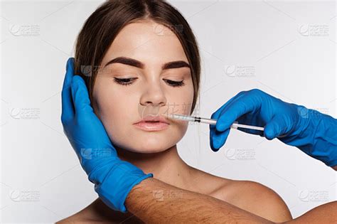 美容肉毒杆菌注射，以漂亮的女性面孔