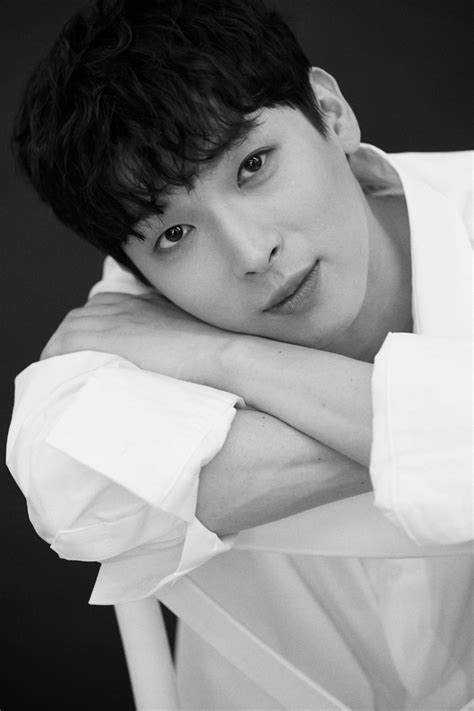 박강현 데뷔 첫 드라마 가슴이 뛴다옥택현·원지안과 삼각관계