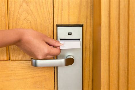 Instalación De Una Cerradura Eléctrica Viserco Seguridad