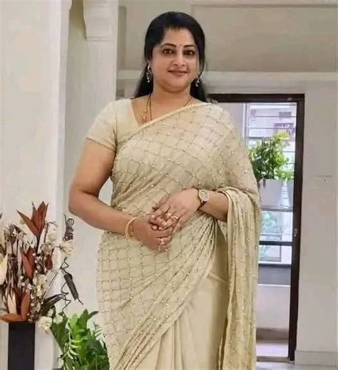 তুমি হারালে কোথায়। ইচ্ছে গুলো হারিয়ে গেছে নীল আভার ঐ দেশে। উড়ে বেড়ায় শুন্য মন তাই সাদা