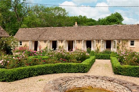 Liz Hurleys Ampney Knowle Home On Market Birmingham Live