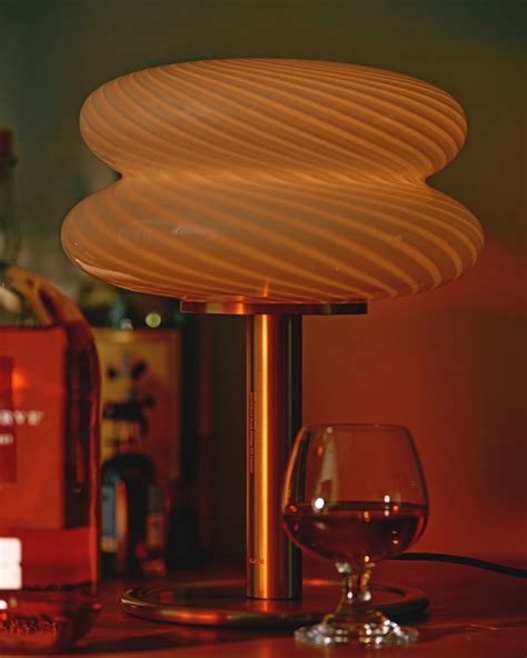 Ilkw By Ilkwang Lighting New Product Limbo120 Series 놀이의 한 종류인 림보의 긴 장대와 눈금에서 영감을 얻은 림보 시리즈는