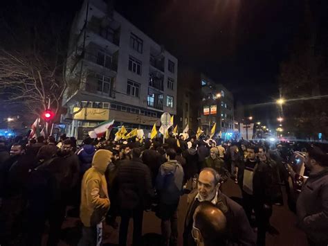 تجمع مقابل شورای عالی امنیت ملی بعد از ترور سردار بلندپایه سپاهعکس روزنو