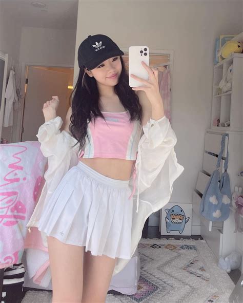 Cute R Offlinetvgirls