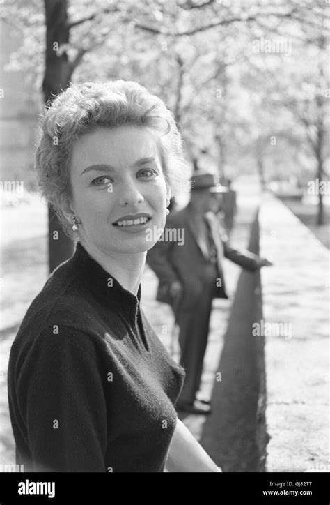 Cloris Leachman Jung A Young Cloris Leachman Photographed In 1946
