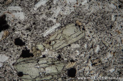 Actinolite Thin Section Introduction