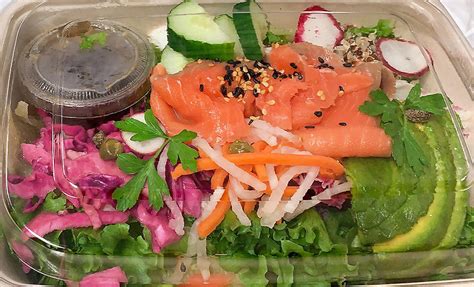 파리크라상 훈제 연어 아보카도 샐러드 식사 대용으로 좋아요