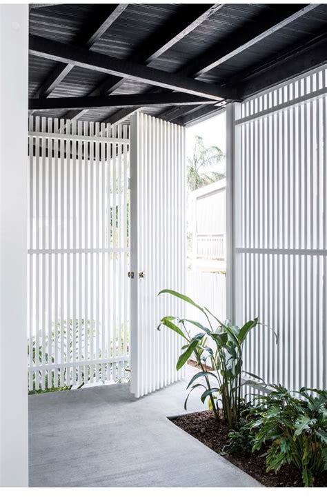 Pin By Tom Collier On Fencinggates Screening Facade House House Exterior Queenslander House