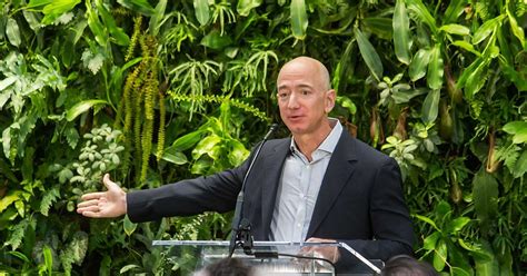 De Ex Vrouw Van Jeff Bezos Heeft Meer Op De Bank Dan Jij Kunt Tellen