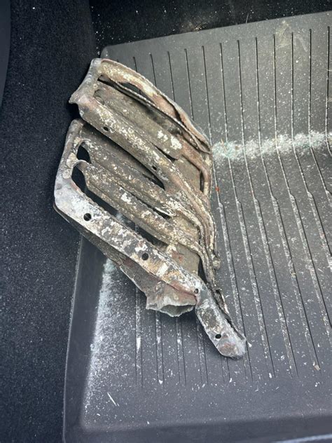 12inch X 12inch Metal Object Crashed Through Windshield On Interstate Rwhatisthisthing
