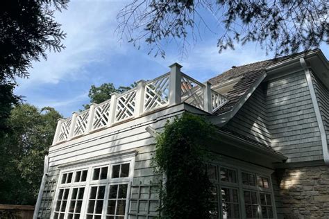 Timbertech® Reserve Antique Leather With Timbertech® Pinnacle Railings With Chippendale Panel