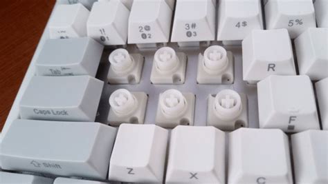 NiZ Plum 84 レビュー静電容量無接点方式のキーボードBluetooth接続にも対応した高コスパなアイテムです