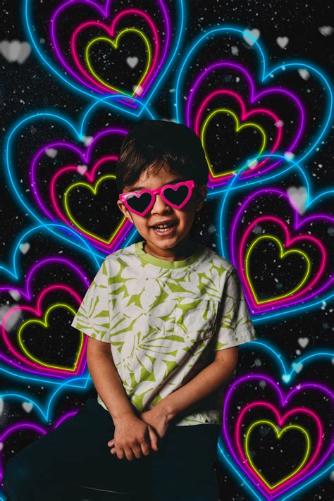 PhotoShop Tutorial How To Create A Neon Or Glow Effect In Photoshop