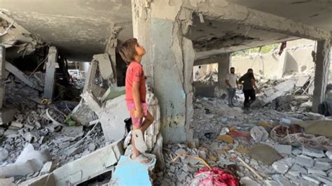 22 قتيلا في غارة إسرائيلية على مدرسة في غزة Dw 2024922