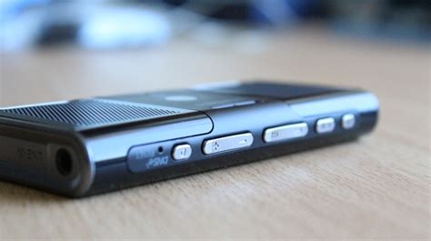 Samsung Bs Bluetooth Speaker Review Slinky Studio