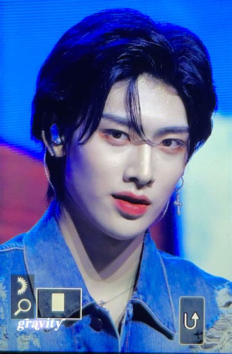 더쿠 팬들 사이에서 반응 좋은 어제 쇼케이스 한 남돌 얼굴 상태