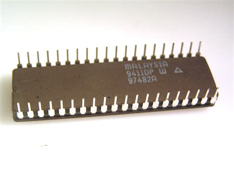 AMD AM27C2048-150DC 2 Megabit (128 K x 16-Bit) CMOS EPROM OM0148X ...