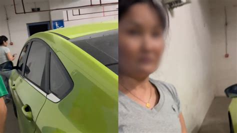 女子把车停在别人的私人车位上，被制止后反怼：你不在家，我停一下怎么了腾讯新闻