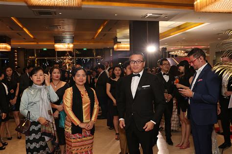 Dvb မြန်မာ့လုပ်ငန်းရှင်ဆုပေးပွဲတွင် မြန်မာဘရူဝါရီလီမိတက်နှင့်ယူနီလီဗာတို့ ရွှေတံဆိပ် အများဆုံးရရှိ