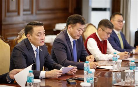 “УИХ ын 2024 2028 оны стратеги төлөвлөгөө батлах тухай” УИХ ын тогтоолын төслийг УИХ ын дарга Д