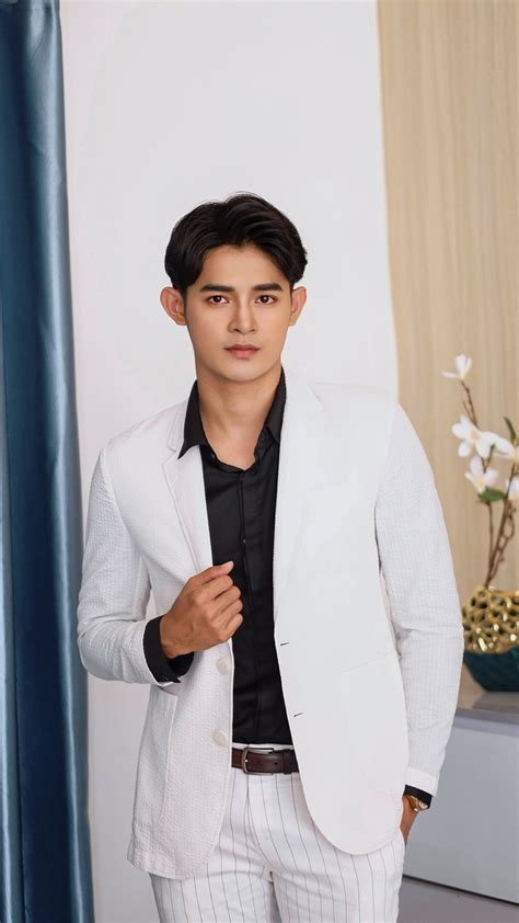 កាត់សក់ខ្លី ទុកសក់វែង តារាប្រុសទាំងនេះ សង្ហាមួយបែបម្យ៉ាង Khmerload Cambodia Latest News