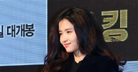 김태리 귀여운 미소의 동안미인 더 킹 Vip 시사회